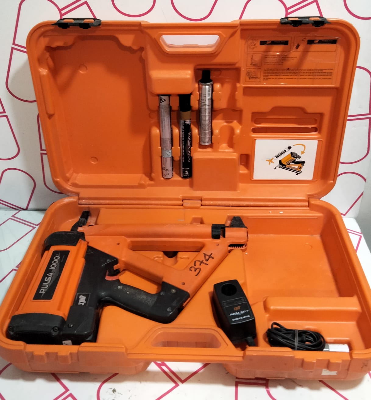 HERRAMIENTA CLAVADORA HORMIGON PULSA 1000 CON MALETIN BATERÍAS Y ...