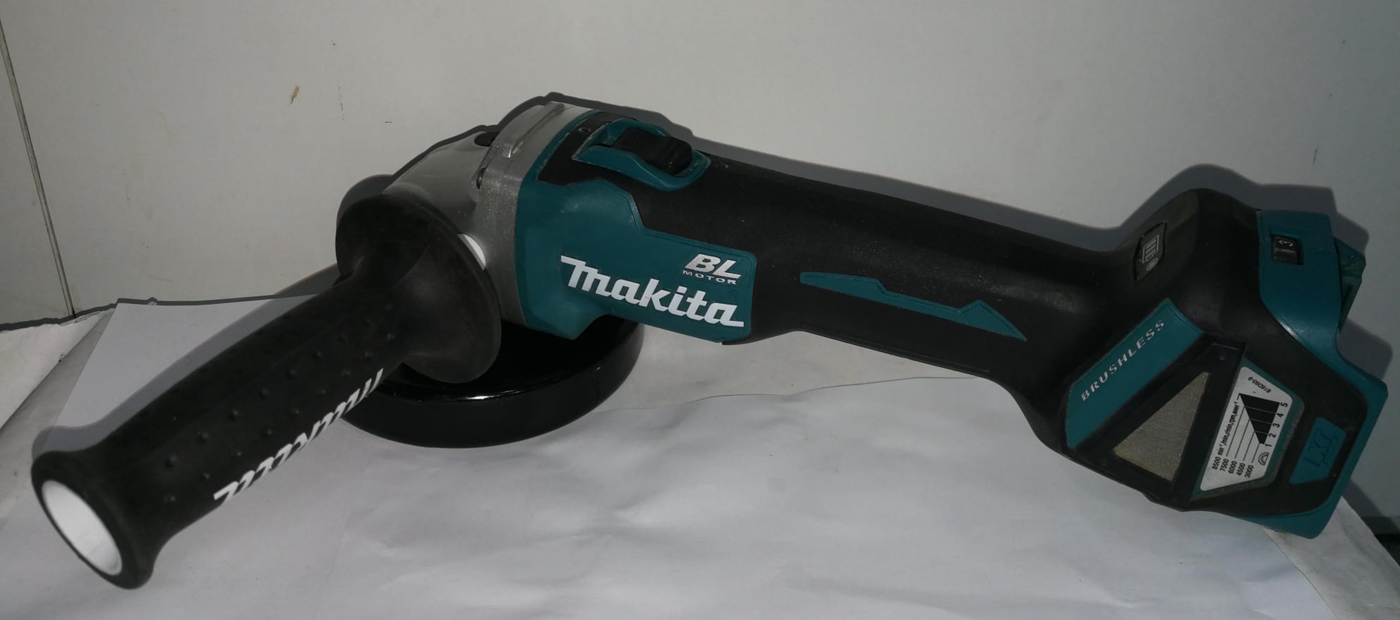 RADIAL BATERIA MAKITA DGA511 CON BATERIA Y CARGADOR – Nolotire