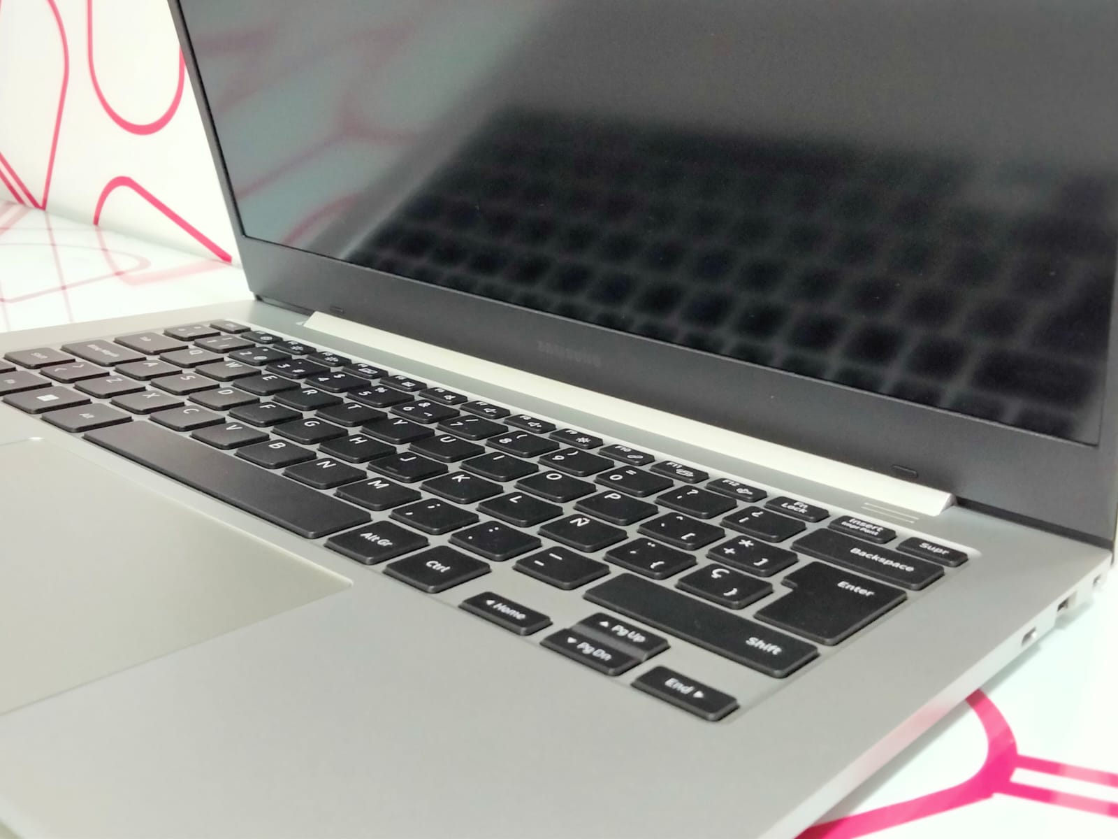 ORDENADOR PORTÁTIL SAMSUNG BOOK GO 2 (NP340XNA) SNAPDRAGON 7CPLUS GEN3 2.4GHZ / 4GB RAM / 128GB ...